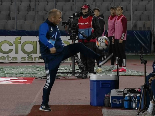 Video | A atras privirile! Dorinel Munteanu, jonglerii ca pe vremuri în ...