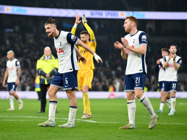 Un nou duel de ”foc” pentru Tottenham și Radu Drăgușin în Cupa Ligii ... Un nou duel de ”foc” pentru Tottenham și Radu Drăgușin în Cupa Ligii ...