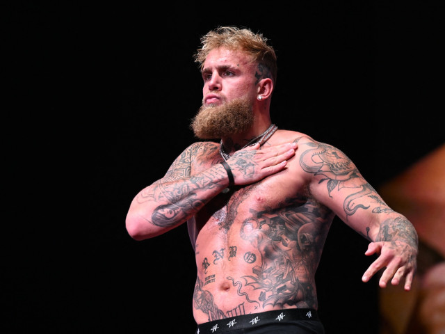GALERIE FOTO: O femeie l-a provocat pe Jake Paul, la două săptămâni ...