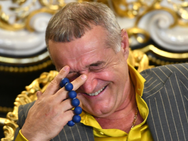 Gigi Becali l-a ironizat pe Mihai Rotaru, după Universitatea Craiova ... Gigi Becali l-a ironizat pe Mihai Rotaru, după Universitatea Craiova ...
