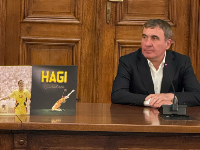 GALERIE FOTO: Ilie Dumitrescu și Marius Lăcătuș, prezenți la lansarea ...