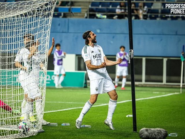 Andrea Compagno ”rupe plasele” în Coreea de Sud! Fostul jucător de la ...