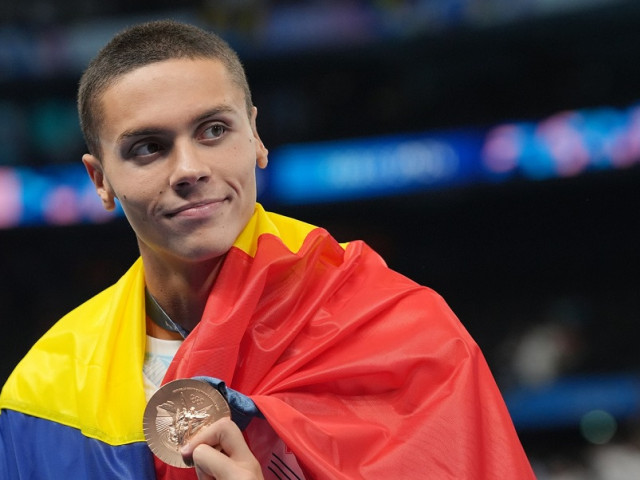 URIAȘ! David Popovici, medalie de aur la 100 m liber și record european la Campionatele Europene ...