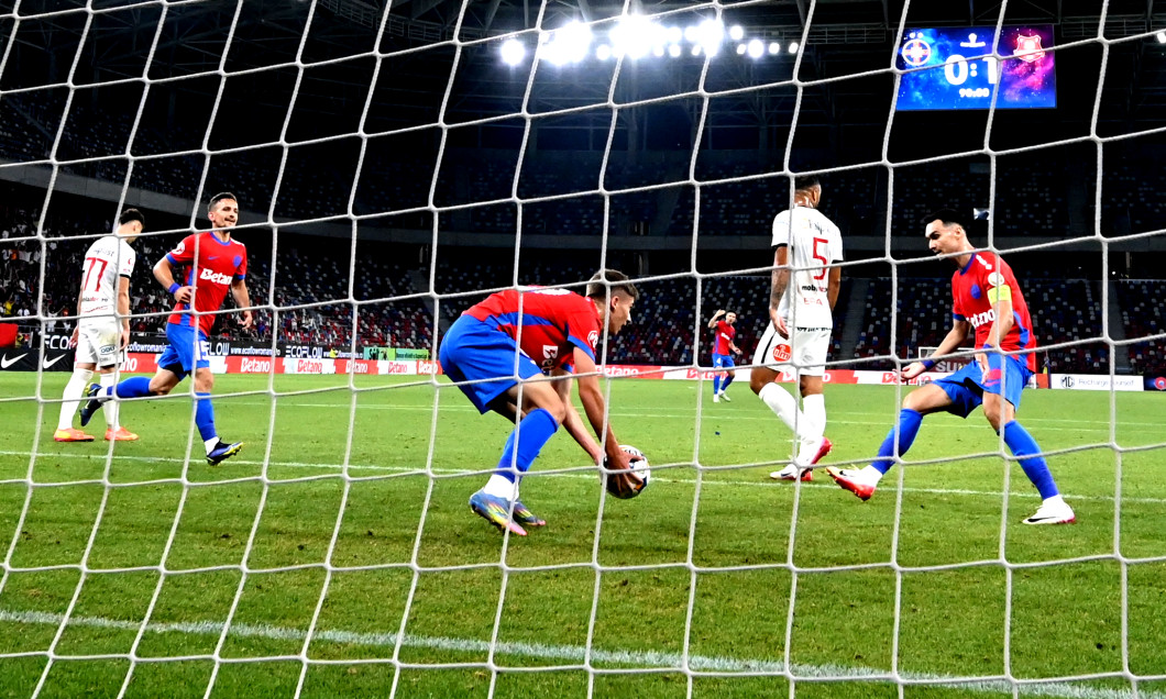 Exclusiv | From zero to hero! N-avea loc nici cu regula U21 la FCSB, iar acum intră titular în ...