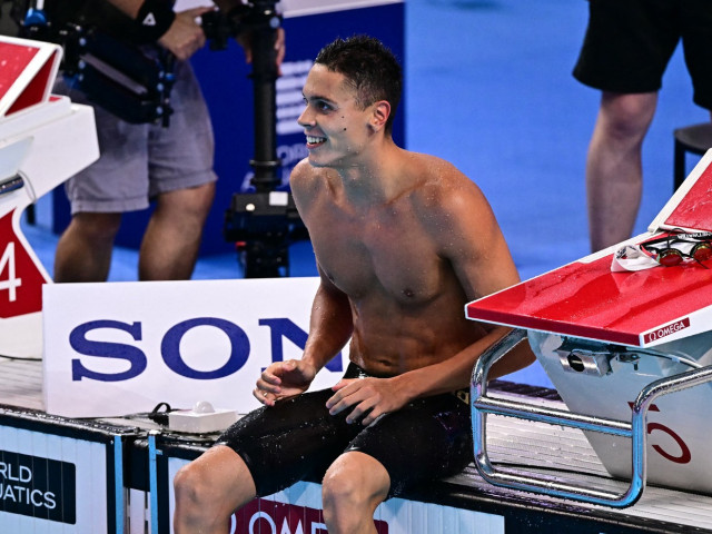 SINGURUL om din LUME care a reușit asta! Ce RECORDURI a stabilit David Popovici la Mondialele de ...