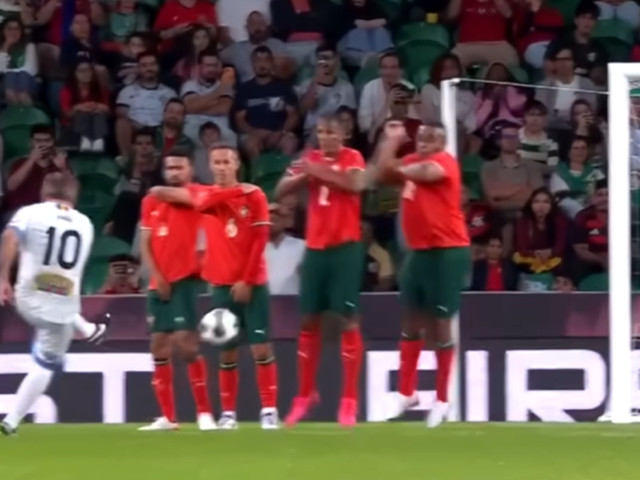 Video | Cum s-a descurcat Gică Hagi, după ce a revenit pe terenul de fotbal la 60 de ani