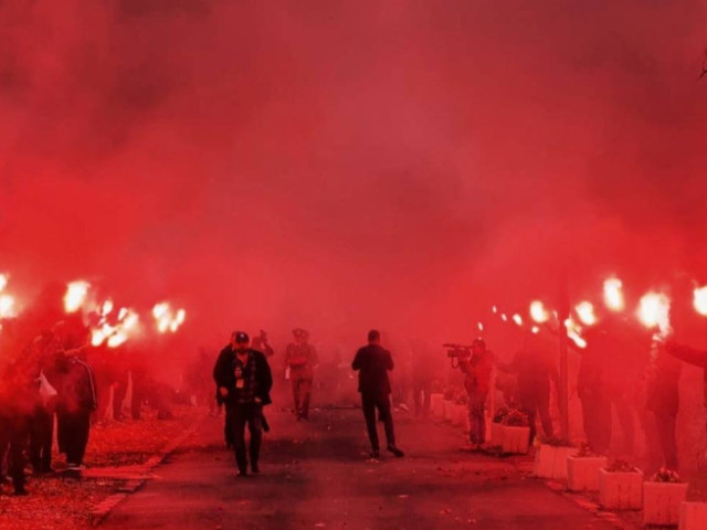 GALERIE FOTO: Moment impresionant la înmormântarea lui Emeric Ienei ...