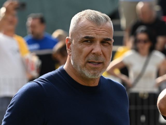 Răsturnare de situație: Cosmin Olăroiu, așteptat să semneze cu Al-Nasr!
