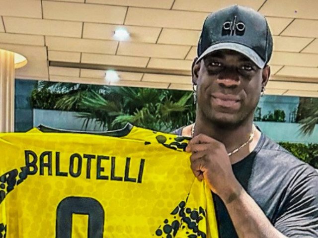 Oficial | Mario Balotelli a semnat