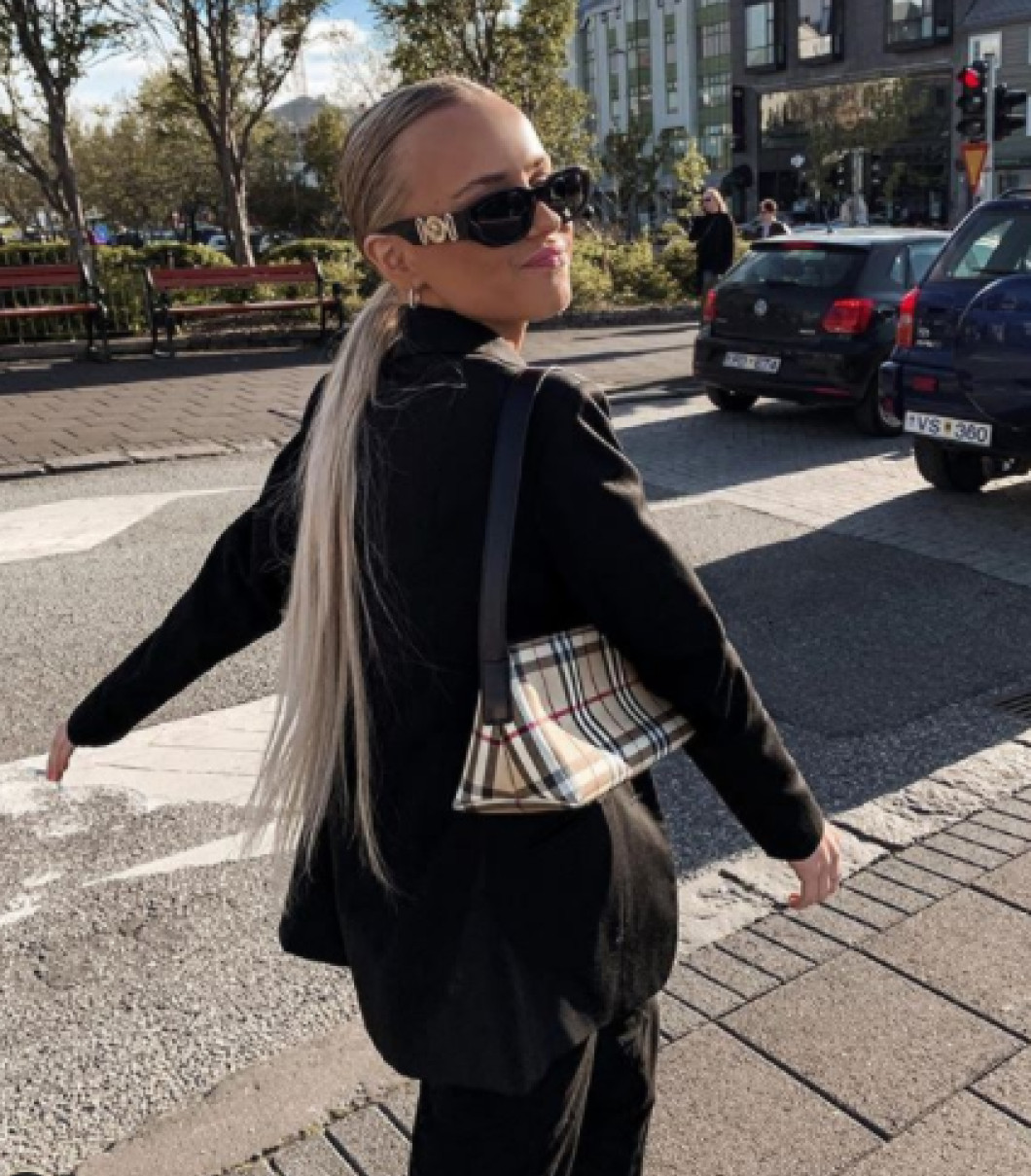 GALERIE FOTO: ”Nu știam că are iubită și copil!” Presa engleză face noi ...