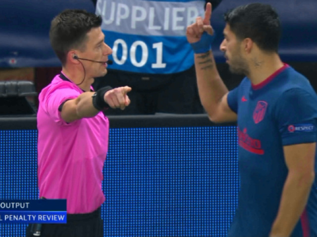 Video | Luis Suarez, faza serii în Champions League! Arbitrul s-a ...