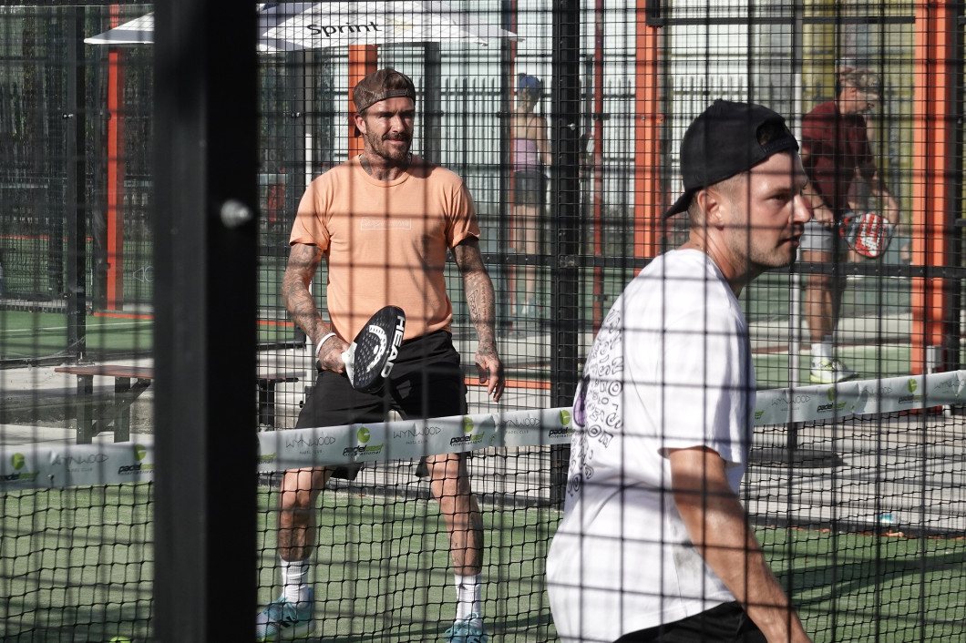 GALERIE FOTO: David Beckham, captivat de cel mai popular sport al ...
