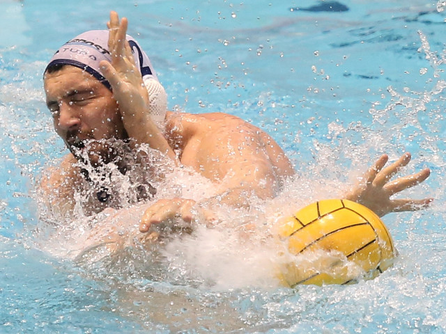 GALERIE FOTO: A jucat cu coaste fisurate, timpan perforat și a fost ...