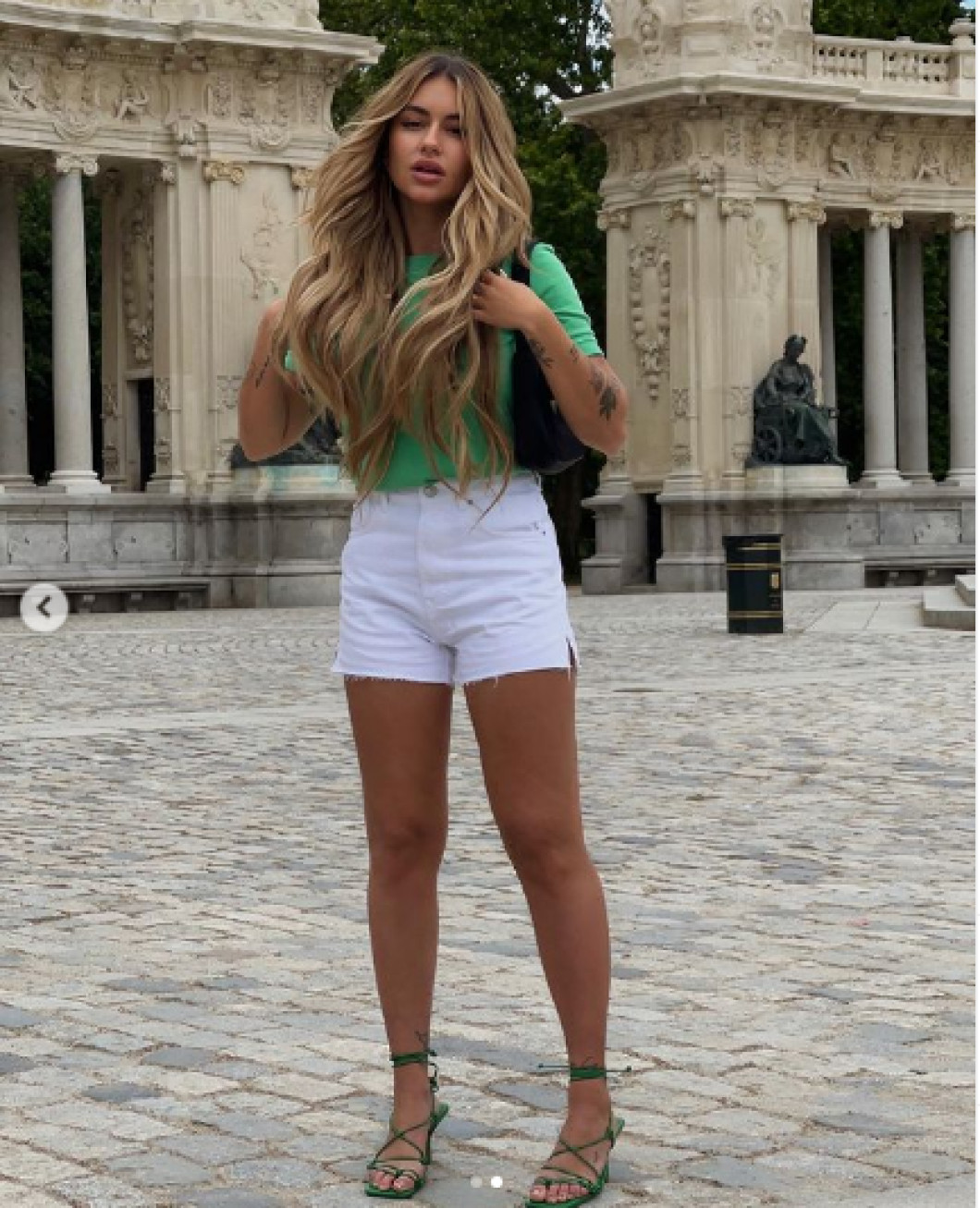 GALERIE FOTO: Abril Cols a intrat într-o emisiune TV şi a spus despre ...