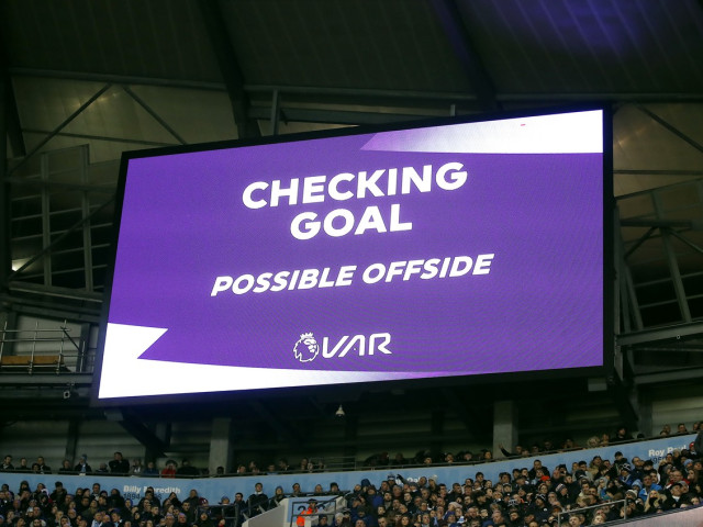 Moment cum rar se vede în Premier League! A ”căzut” VAR-ul și după un ...