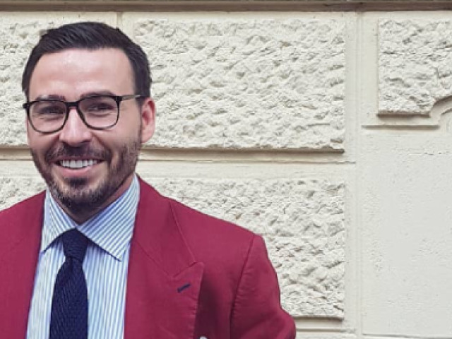 GALERIE FOTO: Cum arată și ce face ”Prințul” Adrian Cristea, la cinci ...