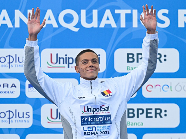 Explicațiile oficiale după retragerea lui David Popovici din finala probei de 400 de metri liber ...