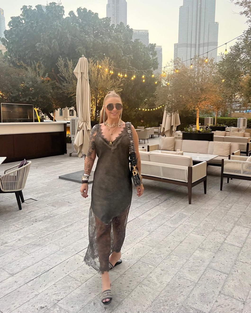 GALERIE FOTO: Imagini surprinzătoare! Anamaria Prodan, cu mâna și piciorul în ghips, în urma ...