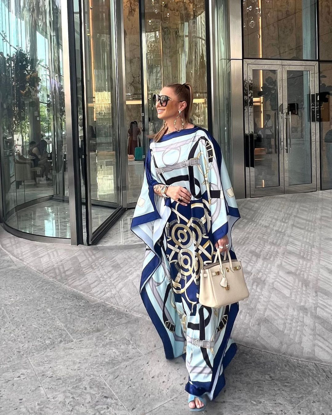 GALERIE FOTO: Imagini surprinzătoare! Anamaria Prodan, cu mâna și ...