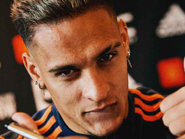 Prima reacție a lui Antony, după ce a devenit cel mai scump fotbalist ...