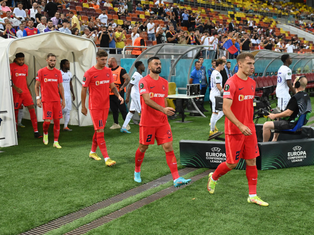 Oficial | Atacantul cu ZERO goluri la FCSB a semnat: a reușit un hat ...