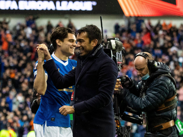 Echipa lui Ianis Hagi, Rangers, i-a găsit înlocuitor lui Giovanni Van ... Echipa lui Ianis Hagi, Rangers, i-a găsit înlocuitor lui Giovanni Van ...