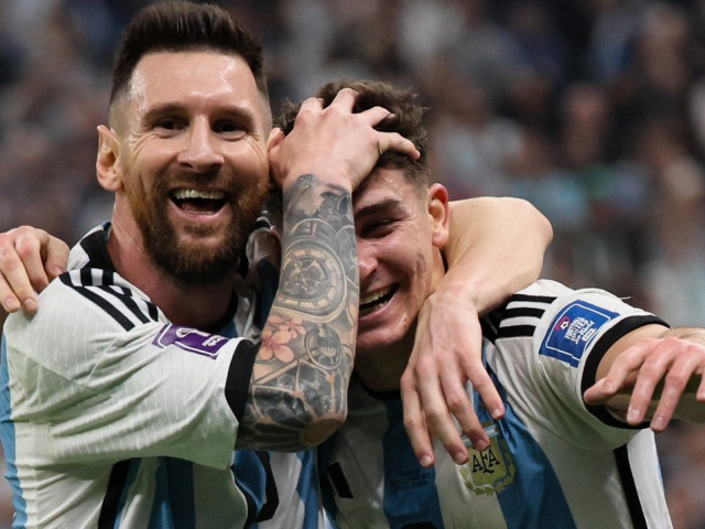 GALERIE FOTO: A primit mingea de la Leo Messi în propria jumătate și a ...