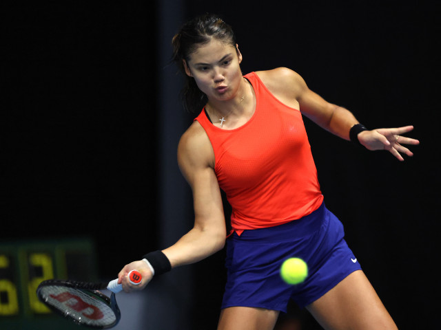 Emma Răducanu, eliminată în turul doi la Auckland. Elina Svitolina s-a ...