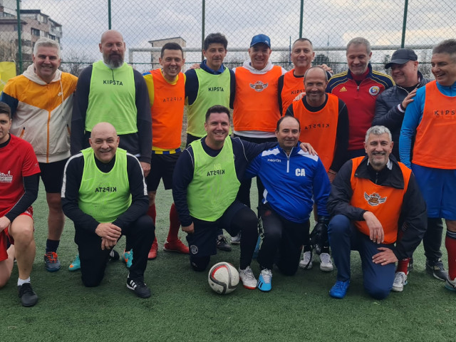 Video Exclusiv | Alergatul e sancționat cu lovitură liberă! Gabi Balint ...