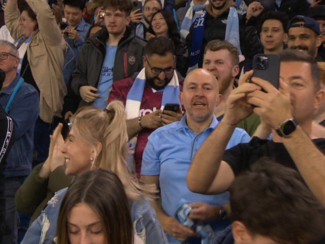 GALERIE FOTO: O vedetă din România, în prim-plan pe transmisiunea live ...