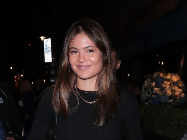 “Ce nebunie!”. Emma Răducanu n-a jucat la Wimbledon, dar a câștigat 500 ...