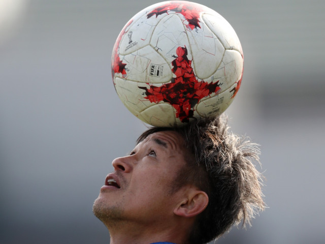 Ajuns la 58 de ani, cel mai bătrân fotbalist din lume a anunțat cât ...
