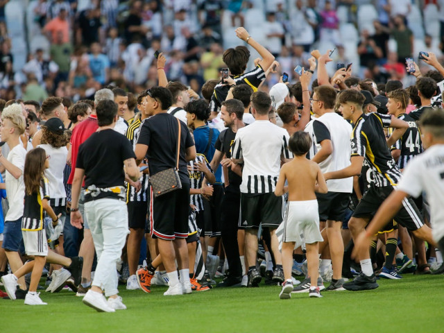 Video | Revoltă la Torino! Fanii lui Juventus au invadat terenul și l ...