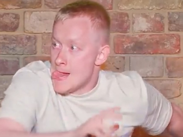 Video | A susținut un show de stand-up în fața câtorva zeci de oameni ...