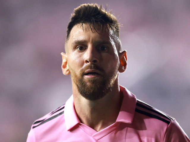 Lionel Messi ar putea să primească un trofeu rar în istoria fotbalului ...