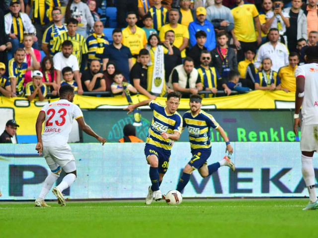 Ce notă a primit Olimpiu Moruțan, după ce i-a încântat din nou pe turci ...