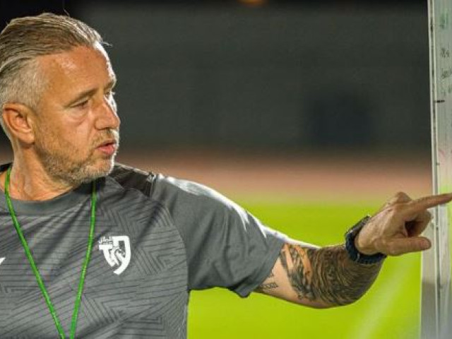 Laurențiu Reghecampf vrea să-i "fure" un fotbalist lui Adrian Mutu