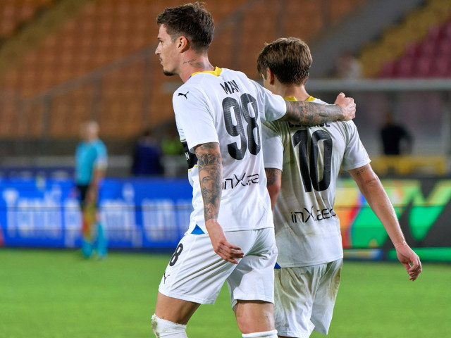 Dennis Man, elogiat de colegii de la Parma, după meciul de vis contra ...