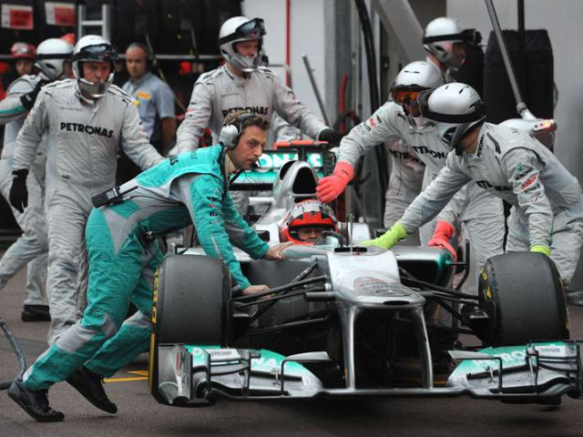 Michael Schumacher a abandonat de 5 ori în 7 curse!