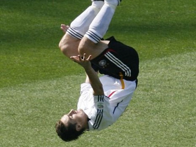 Miroslav Klose renunţă la celebrele sale "flic-flacuri": "Vreau să ...