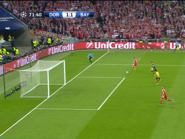 VIDEO Subotic are intervenția anului în Champions League! I-a "furat ...