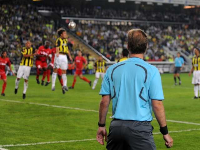 Liga 1 cu 6 arbitri. Din 2014, adiționalii și în fotbalul nostru