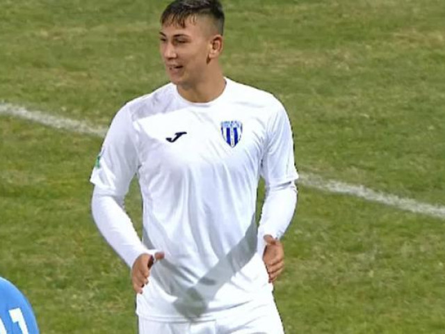 Foto | Jovan Markovic, puștiul-minune de la Craiova a semnat cu firma ...