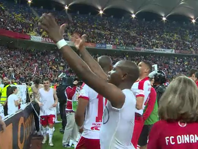GALERIE FOTO: Dinamoviștii au sărbătorit cu tort victoria contra celor ...