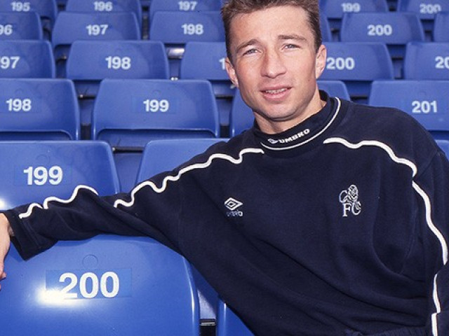 Dan Petrescu, din nou pe Stamford Bridge. Gestul făcut de Chelsea ... Dan Petrescu, din nou pe Stamford Bridge. Gestul făcut de Chelsea ...