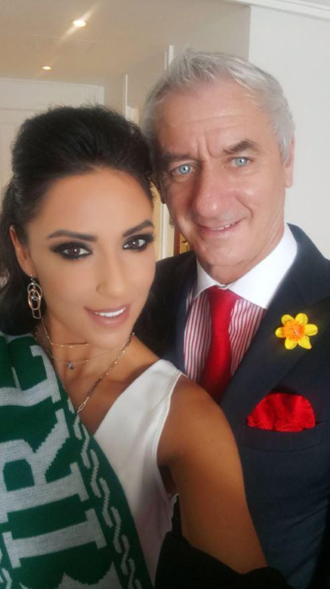 GALERIE FOTO: Iubita lui Ian Rush a atras toate privirile, la meciul ...