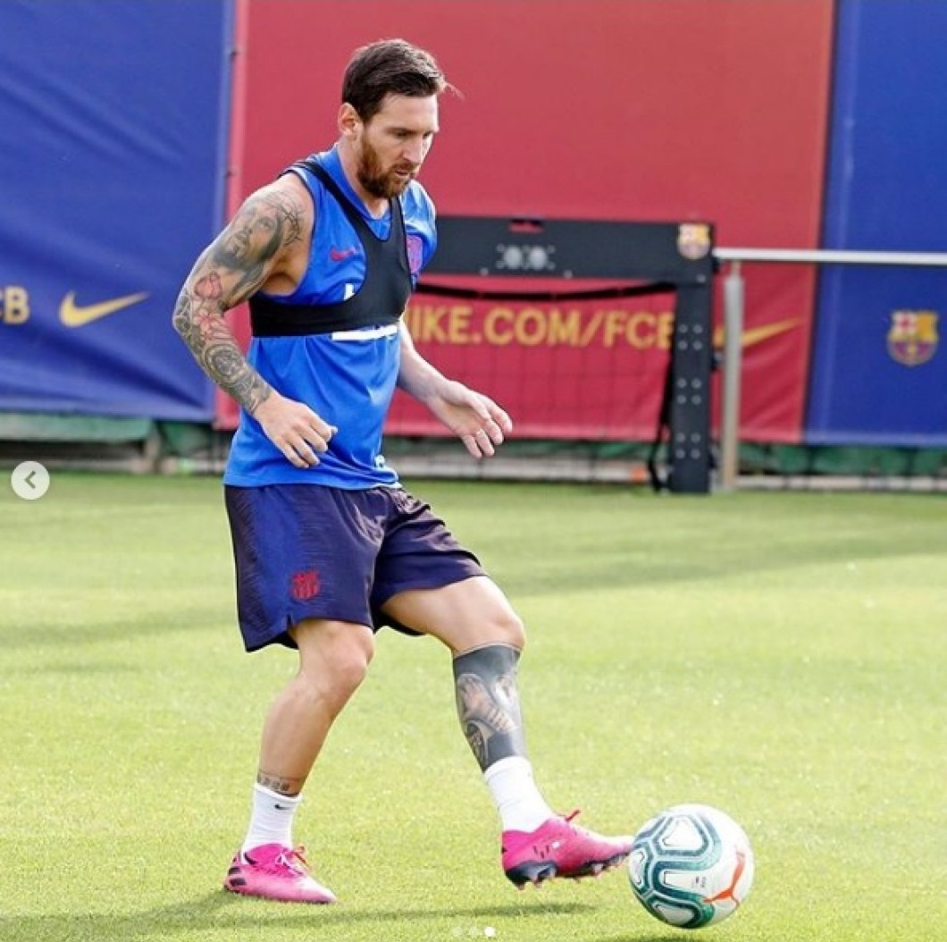GALERIE FOTO: "Bad boy" Messi! Așa a apărut la antrenamentul Barcelonei ...
