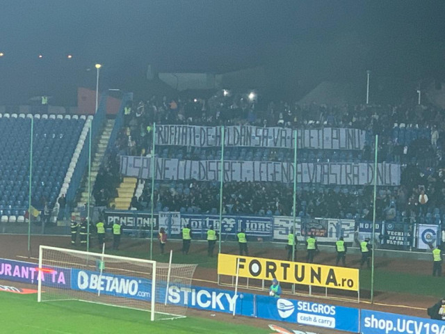 Foto | Universitatea Craiova - Dinamo | Fanii olteni, mesaj dur către ...