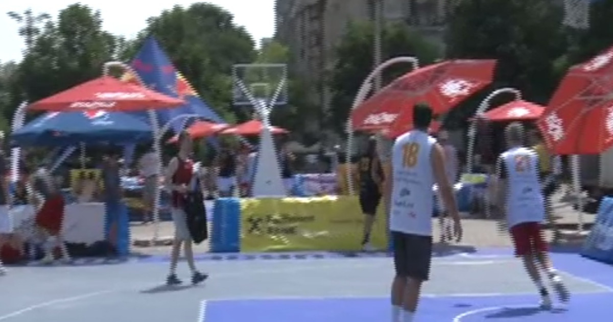 În Capitală are loc cel mai mare turneu de baschet „3 la 3” | Digi24
