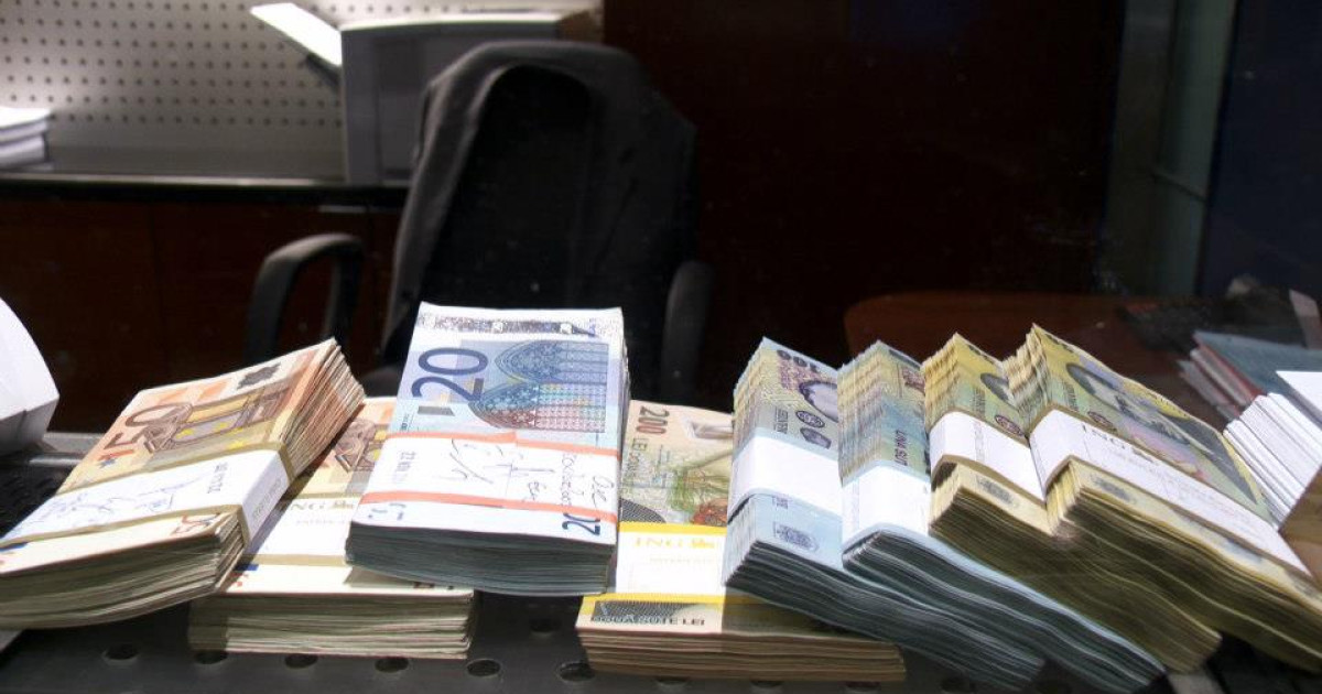 Primar din Arad, reţinut de DNA pentru că a primit peste 11.000 de euro ...